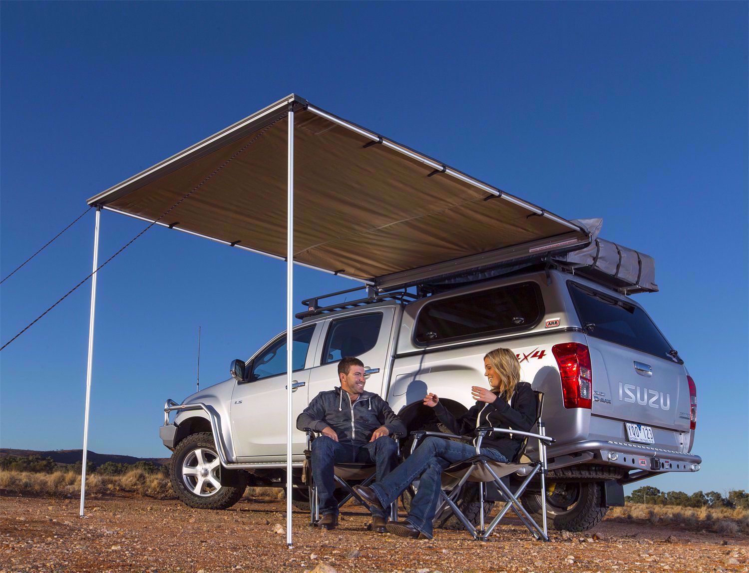 Alldogs Offroad Coop. ARB 814410 Retractable Awning w/ Lights 8.2' x 8.2'