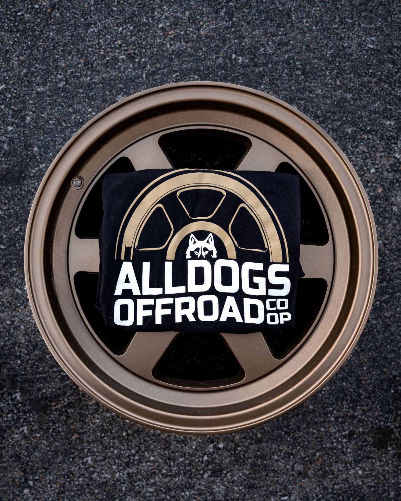Alldogs Offroad Coop. Alldogs Offroad Coop RB6 V2 Wheel T-Shirt